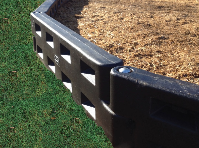 Plastic Playground Border With Spike, 12 Inches Tall